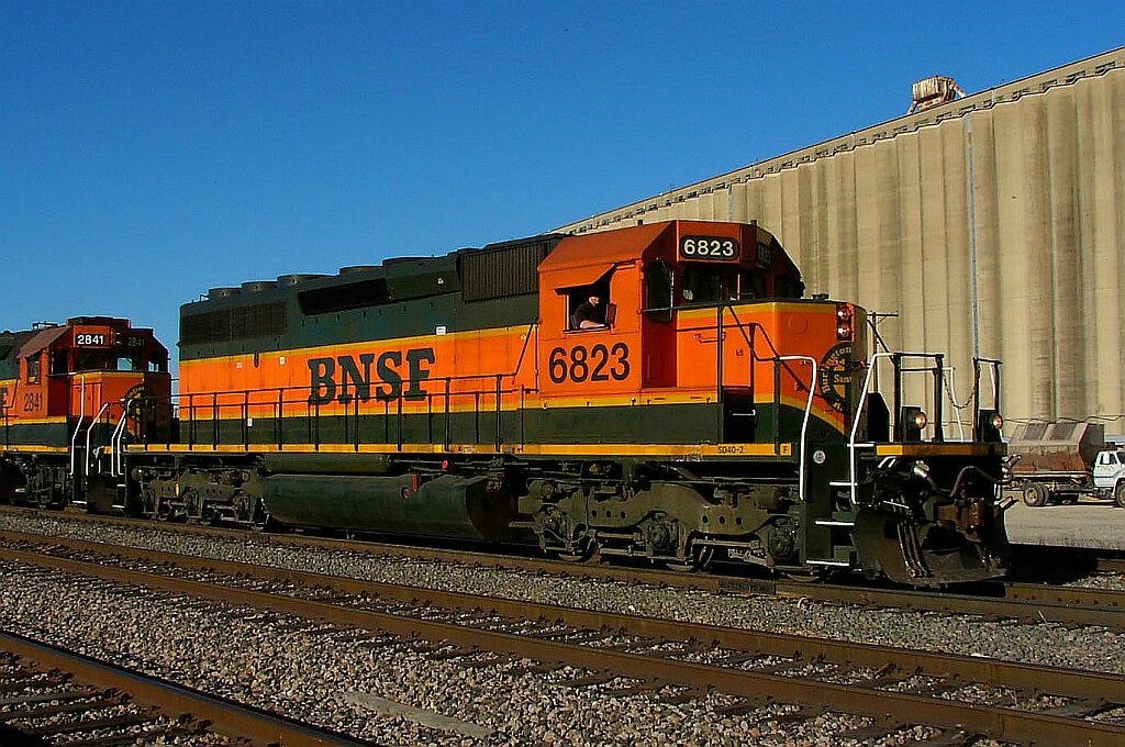 BNSF 6823